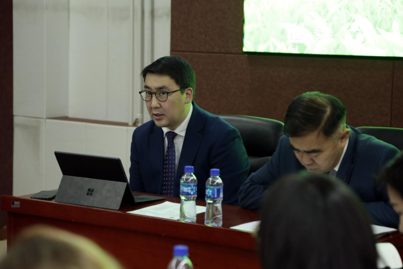 Ургамлын эрүүл мэнд ургамал хамгааллын хуулийн төслийг хэлэлцүүлж байна